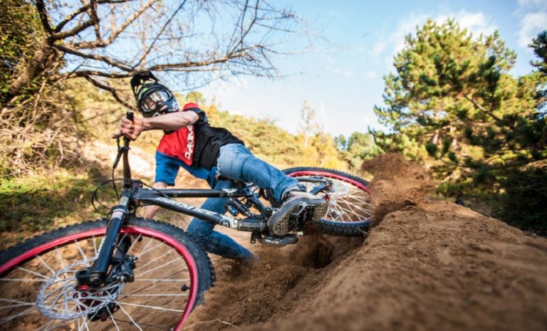 How to roost on a mountain bike? - Global Shop